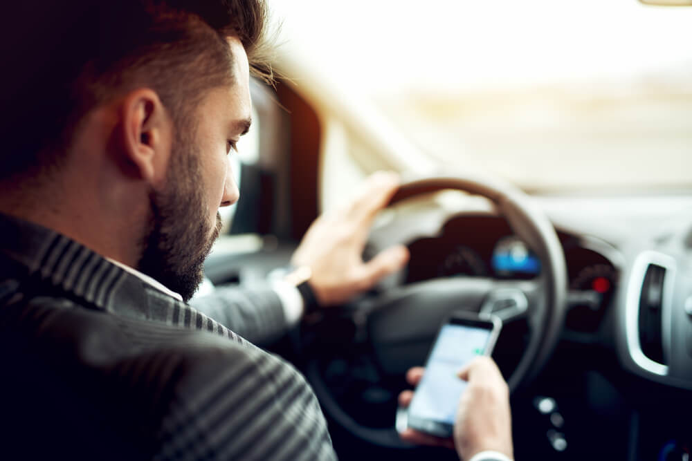 Texting While Driving Causes Truck Accidents | Free Consultation